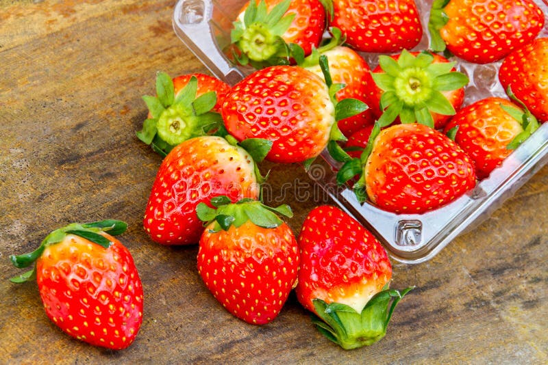 Strawberries Inside A Basket Stock Image - Image of dessert ...