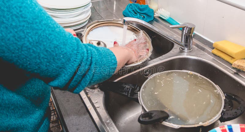 Woman Doing Dishes Stock Images - Download 439 Royalty Free Photos