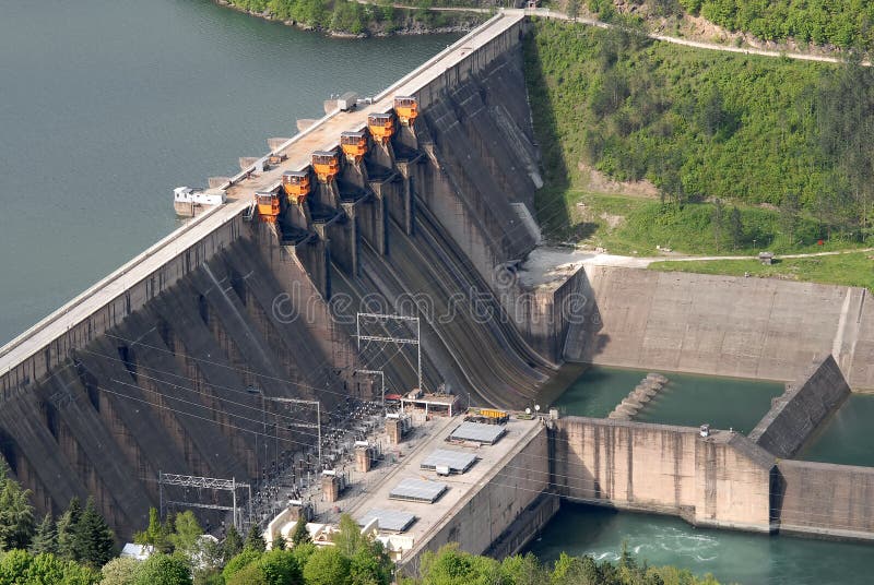 Close Up Image Of A Water Barrier Dam Stock Photo - Image: 5235364