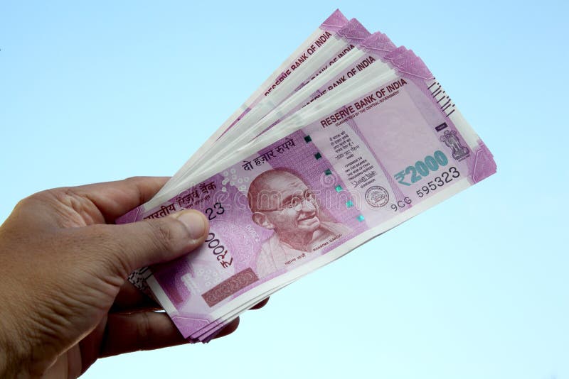 Close Up of Indian 2000 Rupee Notes Stock Image - Image of note, lend ...