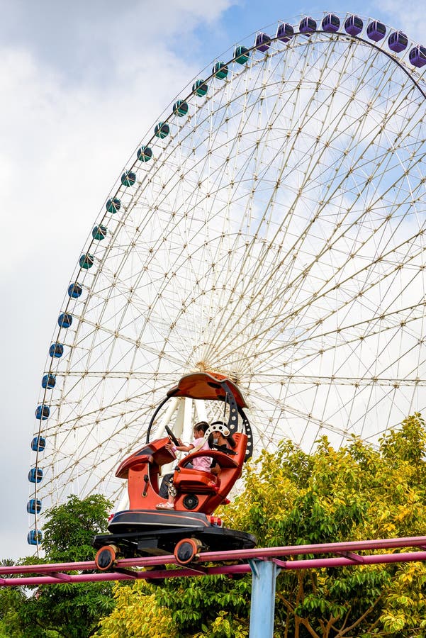 Close-up of a Large Ferris Wheel in a Playground Editorial Photography ...