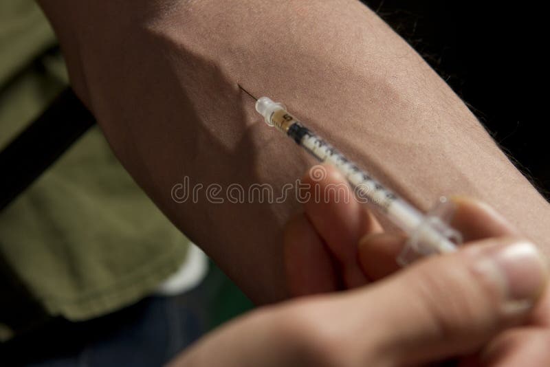 Close Up of Man Injecting Heroin into Arm Stock Image - Image of needle ...