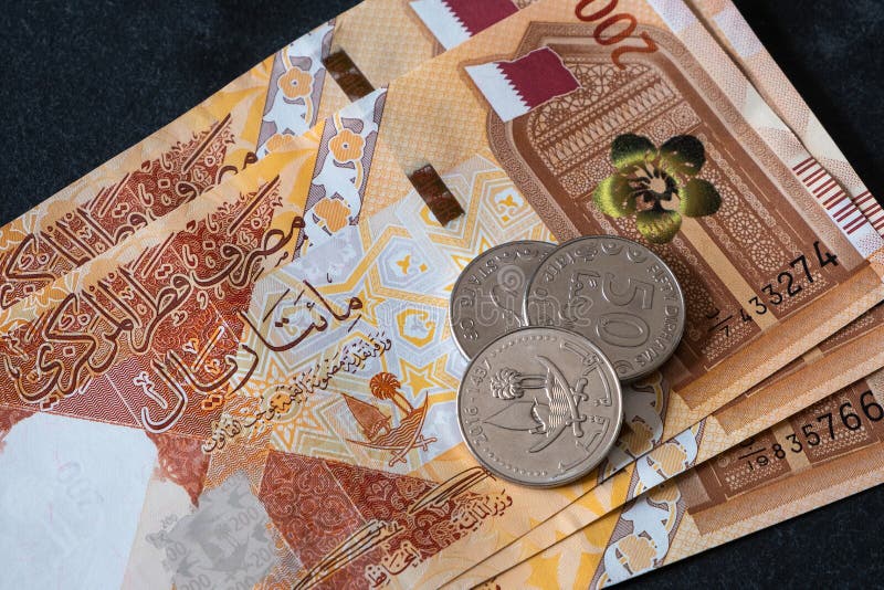 New 200 Qatari Riyal Banknote Stock Photo - Image of business, closeup ...