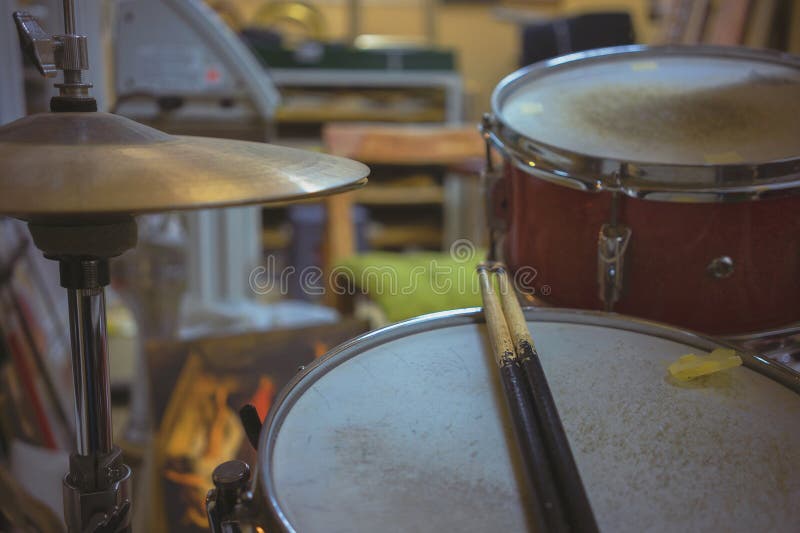 Close-up of an Old Drum Set Stock Photo - Image of drums, timpani ...
