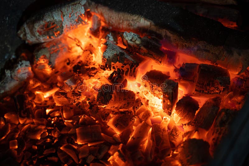 Close Up Photo of a Burning Fire. Stock Photo - Image of dark, grill ...