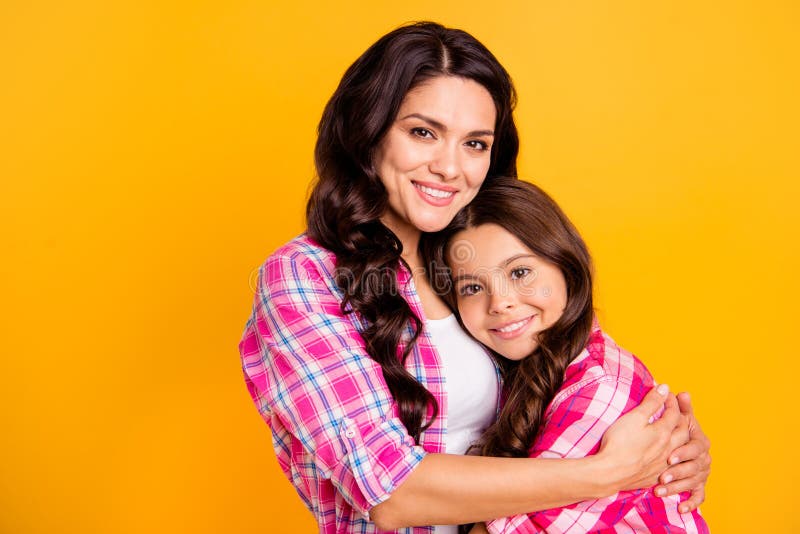 Close Up Photo Two People Funny Brown Haired She Her Ladies Mum Small