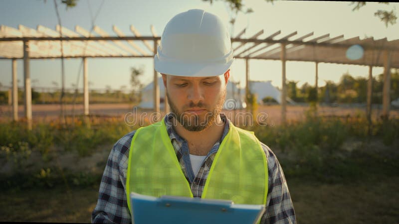 Close Up Portrait Thoughtful Serious Caucasian Male Engineer Builder ...
