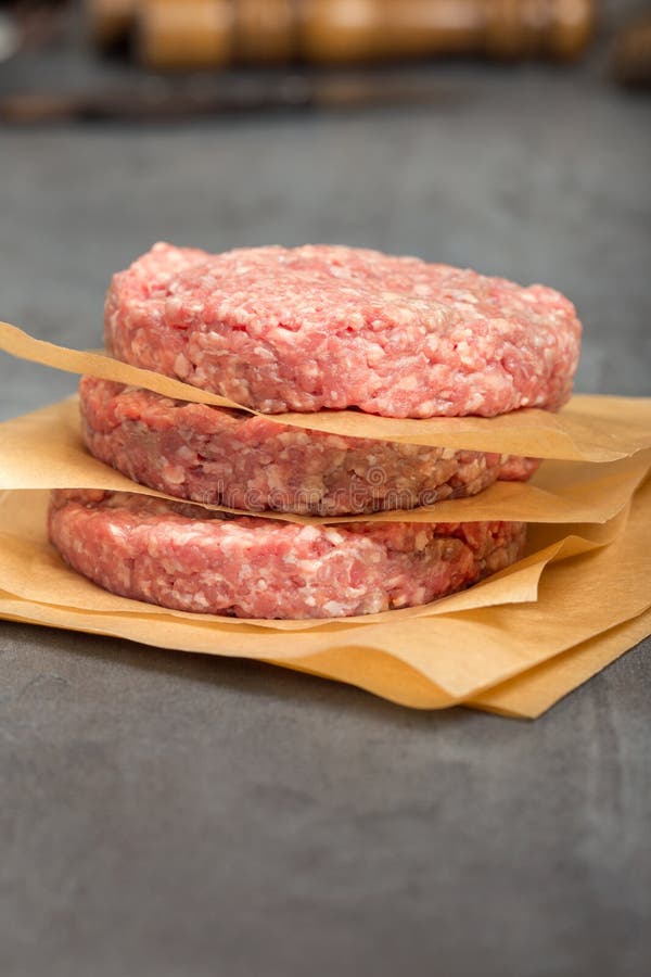Raw Ground Beef Meat Cutlets and Buns for Burger Stock Image - Image of ...