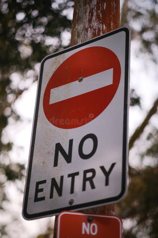 No Entry Sign on Rusty Chain Stock Image - Image of painted, lumber ...