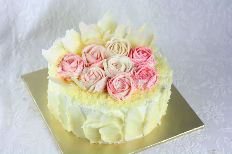 Close Up Rose Shape Cream on Cake Stock Image - Image of close ...