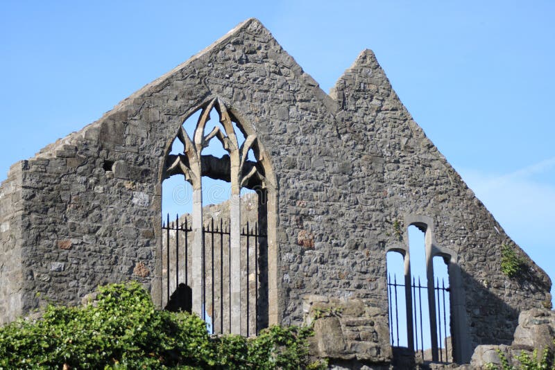 Close-up Shot of an Aged Building Ruin in the Daytime Stock Photo ...