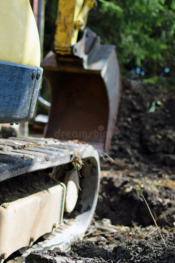 Close Up Side View of Excavator and Bucket Stock Image - Image of ... Close Up Side View of Excavator and Bucket Stock Image - Image of ...