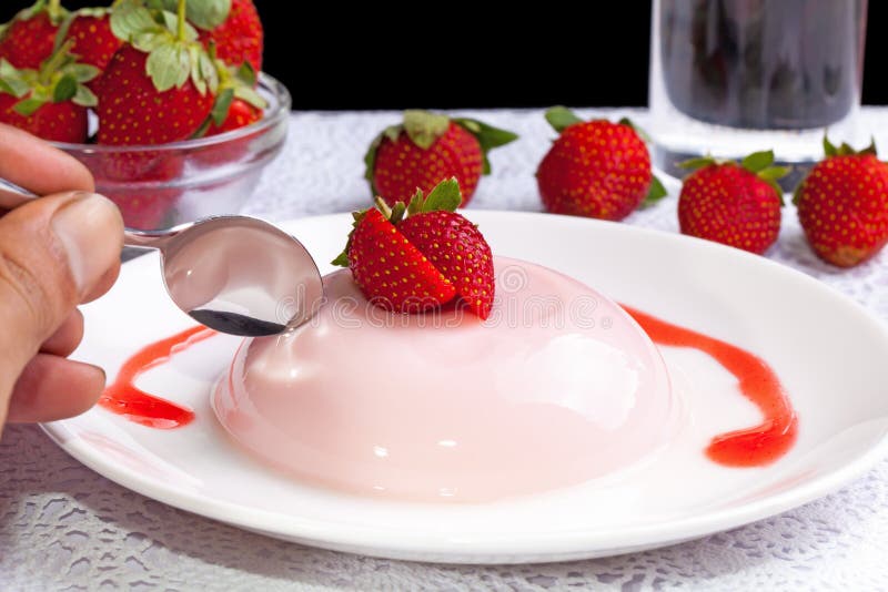 Close Up Strawberry Pudding Dessert Stock Image - Image of sweet, fresh ...