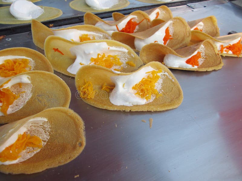 Close Up of Thai Crispy Pancake Stock Image - Image of fragile, crepes ...