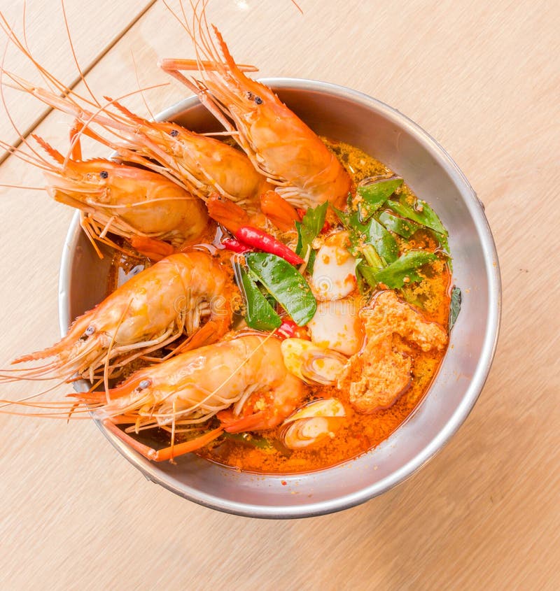 Close-up Tom Yum Goong stock foto. Image of geroosterd - 99409092