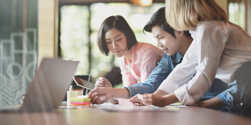 Close-up of UX Web Development Plaining the Idea on Smartphone ...