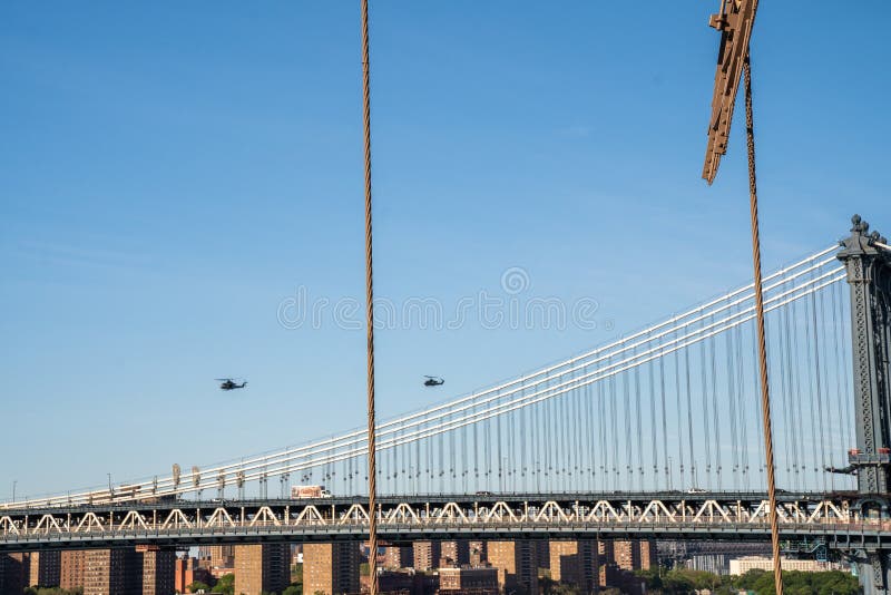 Close Up View of the Brooklyn Bridge Editorial Photo - Image of ...