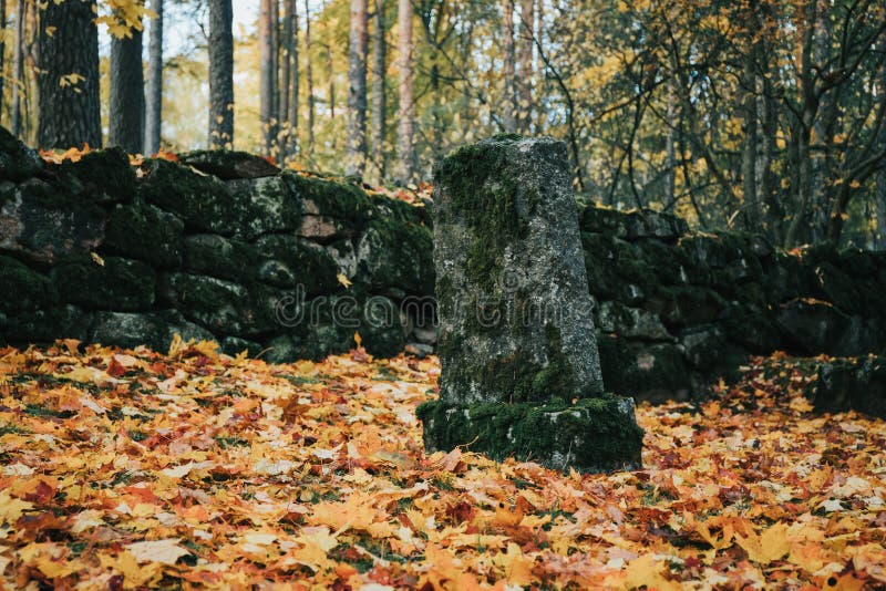 Close Up View of an Old Tombstone Stock Photo - Image of dead, funeral ...