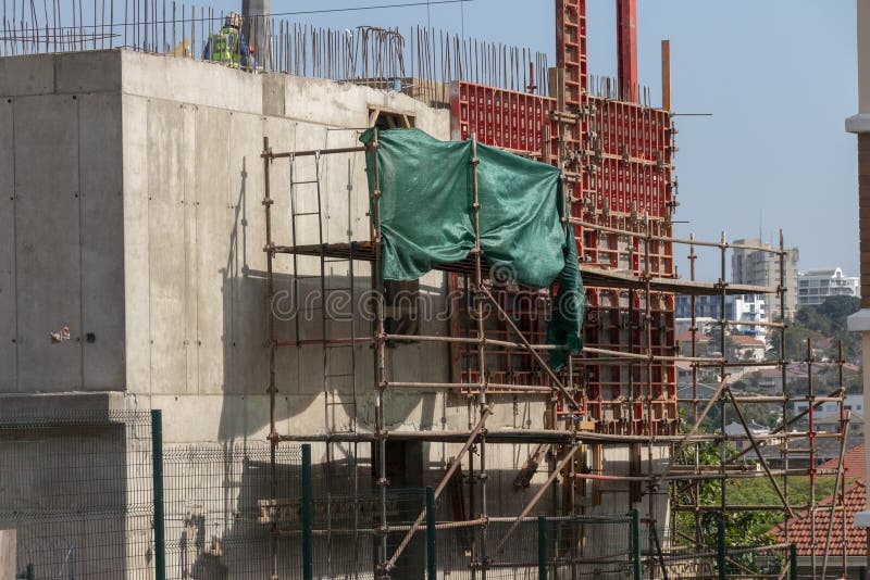 A Uncomplete Building editorial photo. Image of quipment - 134234021