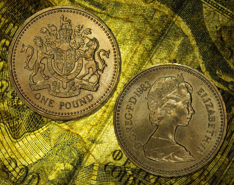 Close-up of a Vintage 1983 British One-pound Coins on a Banknote ...