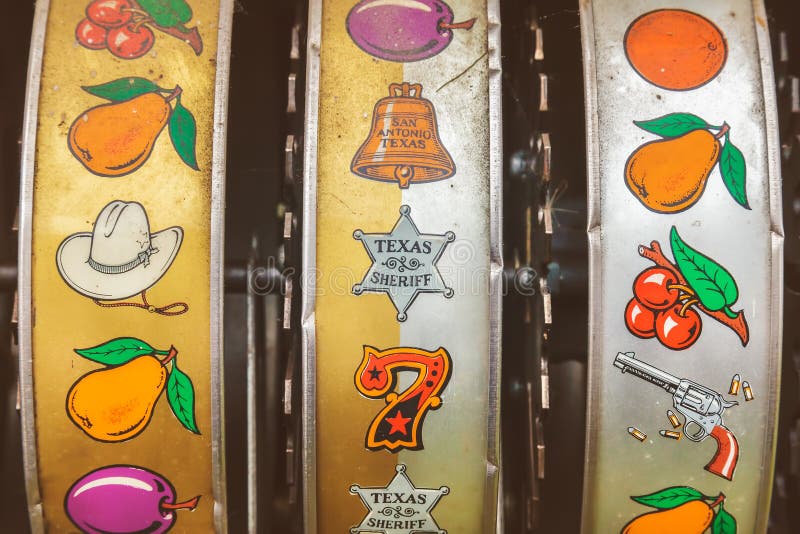Close Up of a Vintage Slot Machine Stock Image - Image of gambler, coin ...