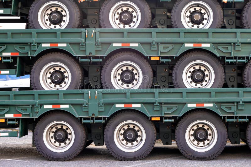 Wheeled Platform Trailers for Trucks for Transporting Bulky Cargo. Copy ...