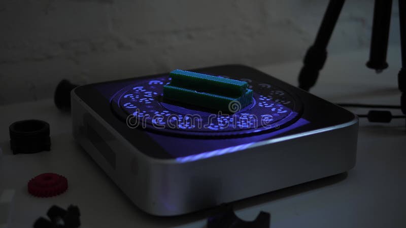 A Working Modern 3D Scanner Reading Data from a Plastic Object ...