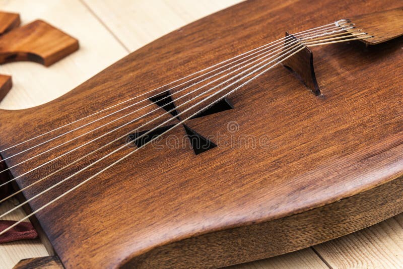 Close-upmening Van Een Lier Stock Foto - Image of muzikaal, historisch ...