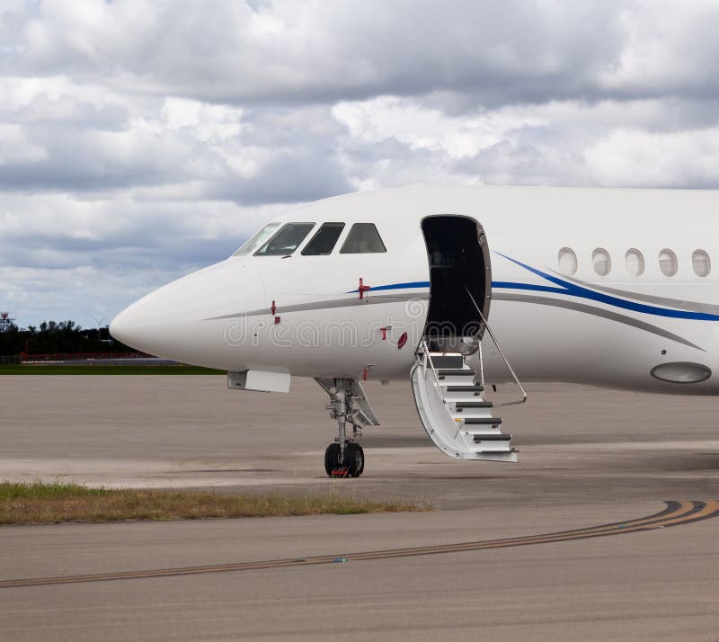 Close Up of a Private Jet Landing Stock Photo - Image of fast, plane ...