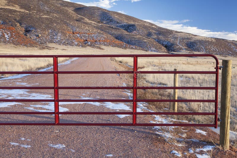 Closed ranch gate stock image. Image of colorado, range - 28354897