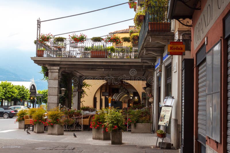 Closed store fronts editorial photo. Image of narrow - 77287831