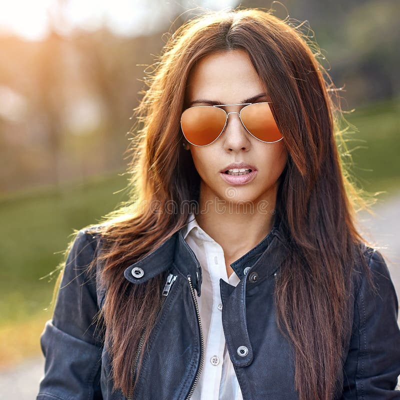 Close Up Fashion Beautiful Woman Portrait Wearing Sunglasses Stock