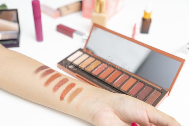 Closeup of Hand Makeup Artist Testing Different Eyeshadows Stock Photo ...