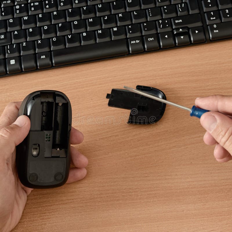 Broken Computer Mouse Stock Photos - Download 284 Royalty Free Photos