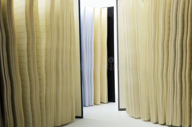 Closeup of Blank Plan Sticky Note and Businessman Making Notes.Project ...