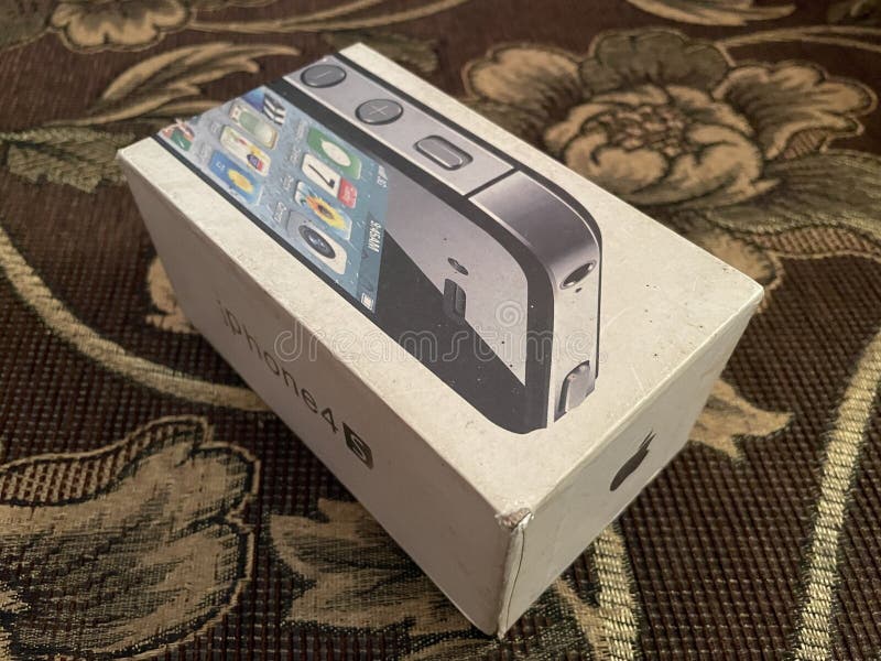 Closeup Photo of IPhone 4S Box. Editorial Photography - Image of flat ...