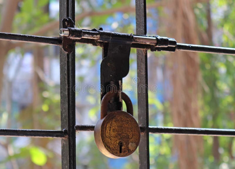 Rusted lock and chain stock image. Image of chain, link - 48771111