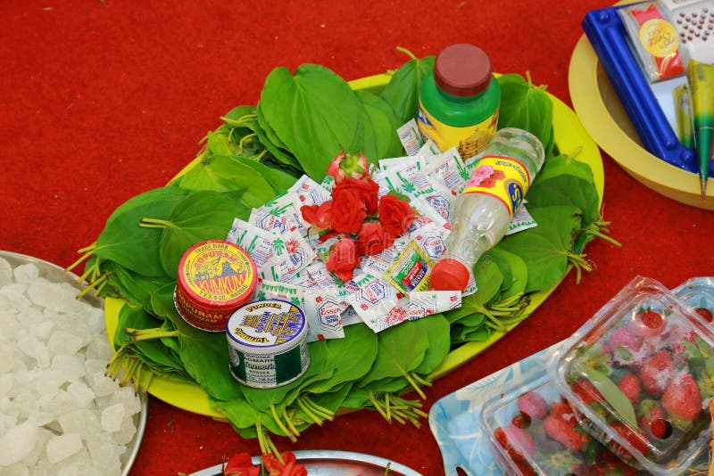 Stack of Betel leaves editorial stock image. Image of bloom - 88771094
