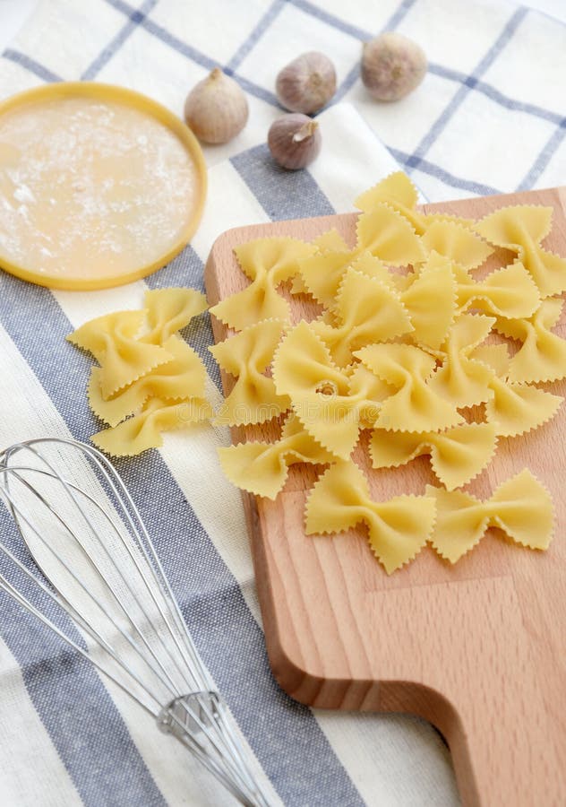 Closeup of Uncooked Chipolata Sausages. Stock Image - Image of ...