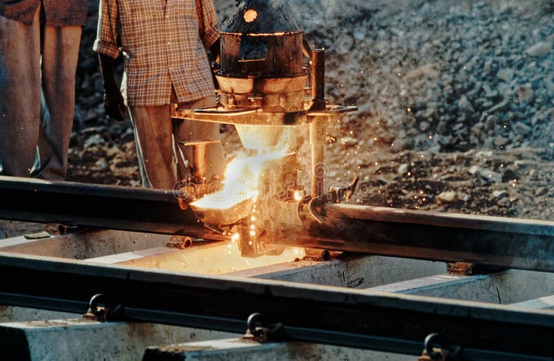 Closure Weld Under Neutral Temperature Using a Thermit Welding ...