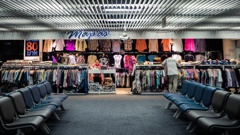 Cloth Shop at the Grand Bazaar, Istanbul, Turkey Editorial Photo ...