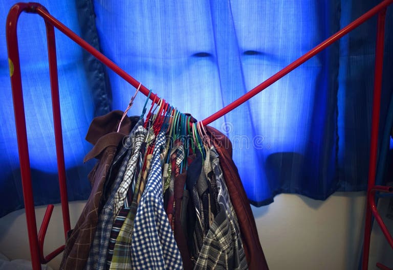 The Clothes Rack is Broken Due To Unable To Support the Weight of ...