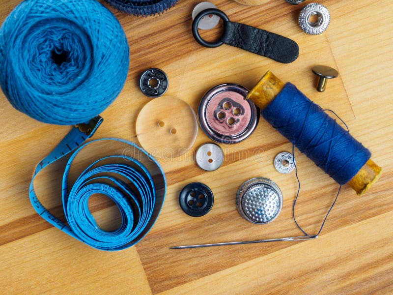 This Clothing Repair Kit, Complete with Needles, Thread and Accessories ...