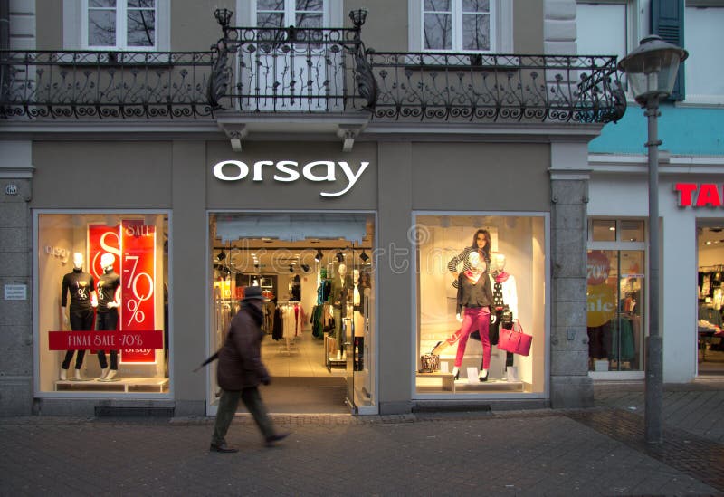 Clothing store editorial photo. Image of clothes, design - 29319996