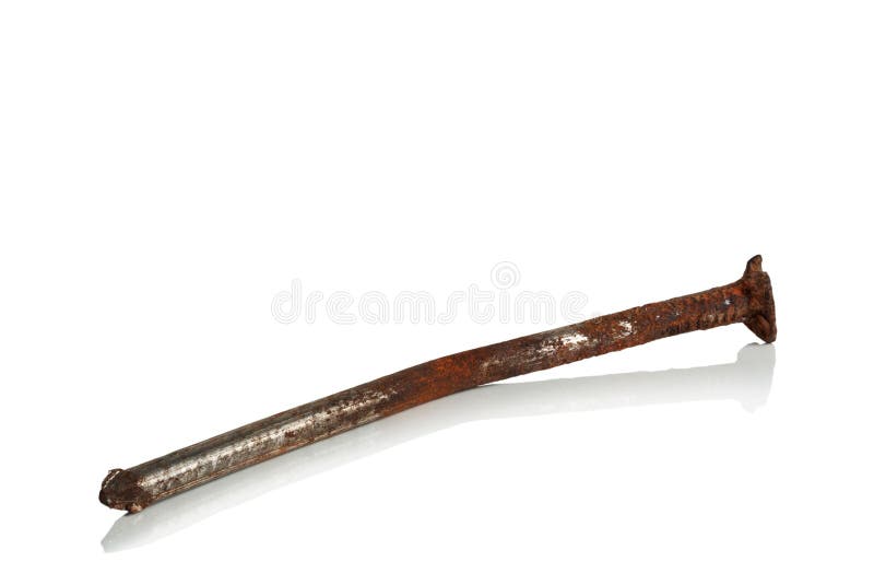 Vieux clou rouillé image stock. Image du outil, isolement - 82066725