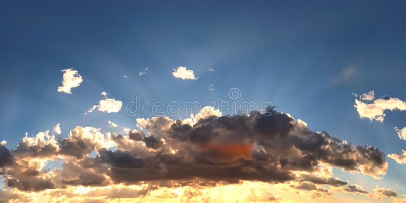 Cloud Crest, Golden Sun Takes Its Final Bow Behind Clouds. Stock ...