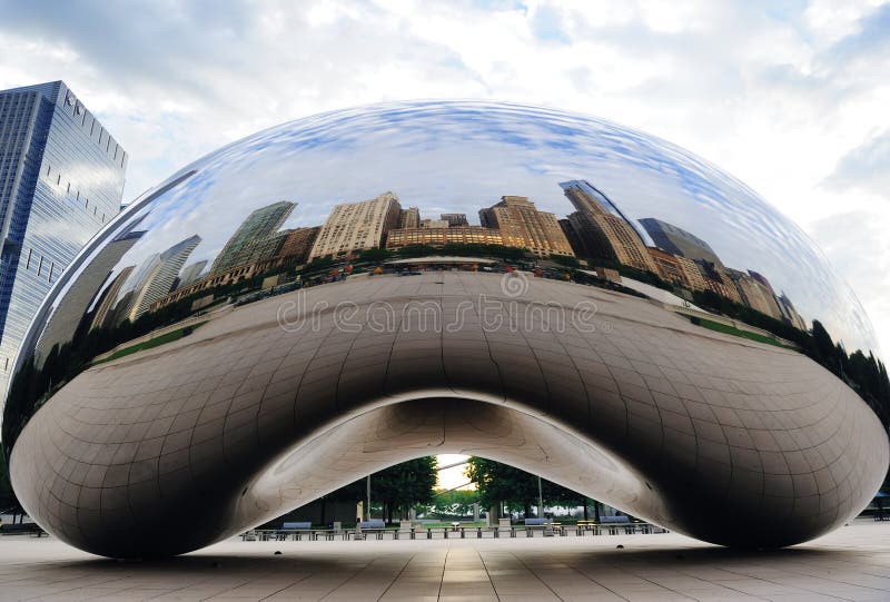 Cloud Gate (the Bean) in Chicago, Illinois Editorial Stock Image ...