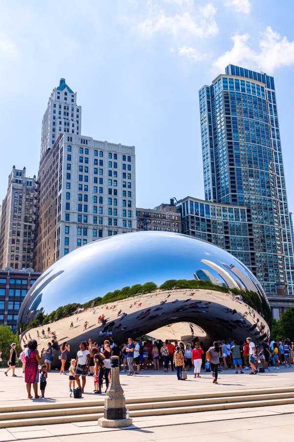 Cloud Gate Monument in Chicago Editorial Stock Image - Image of tourism ...