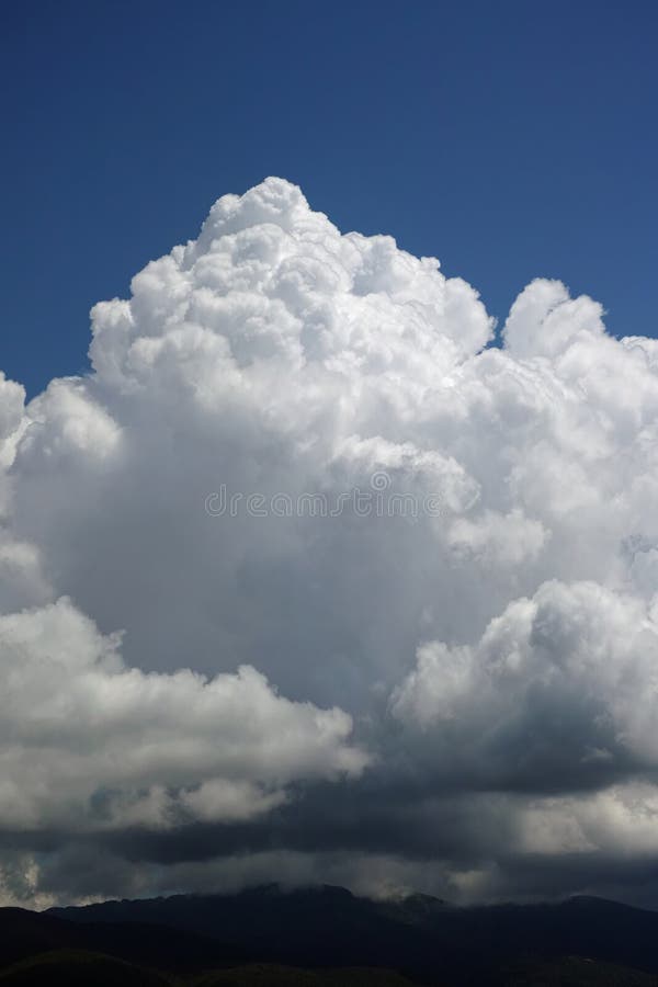 Clouds, Cumulonimbus Calvus Stock Image - Image of phenomenon, calvus ...