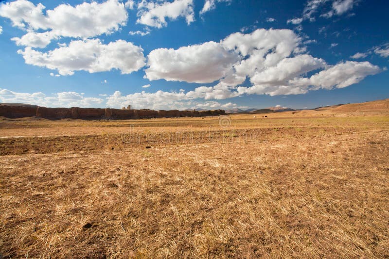 Dry Australian Farm Grass Landscape Stock Image - Image of hills ...
